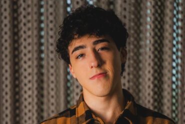 'Desculpa': Veja a letra do novo single de Enzo Rabelo - Billboard Brasil