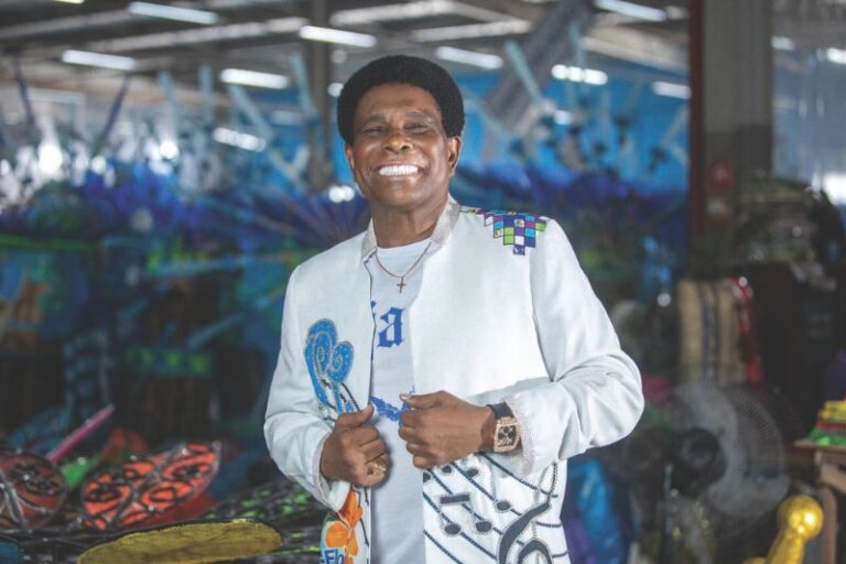 Veja desfiles marcantes de Neguinho da Beija-Flor, que se aposenta em ...