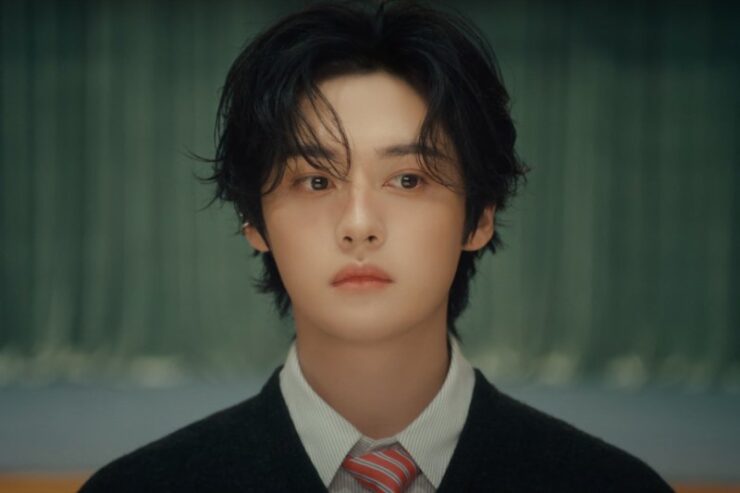 Lee Know, do Stray Kids, divulga faixa solo com MV; veja