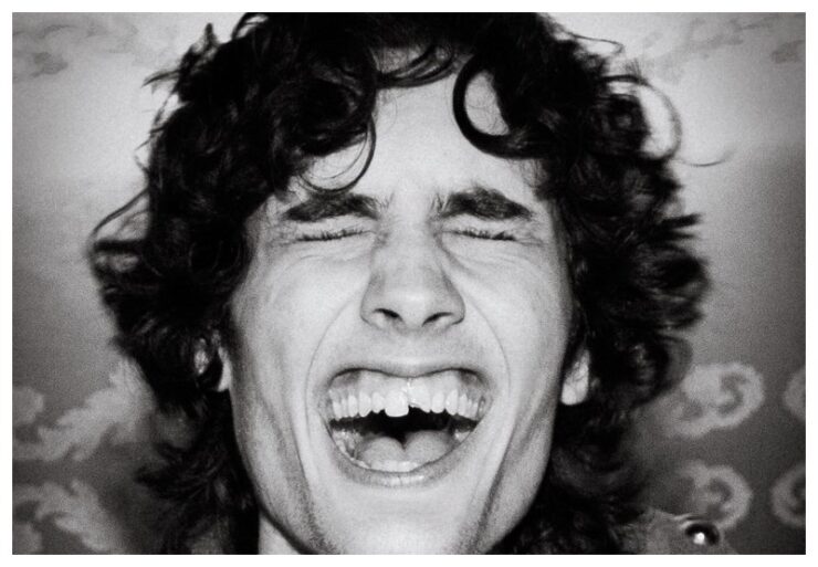 Veja quem é a revelação Sombr, de 17 anos