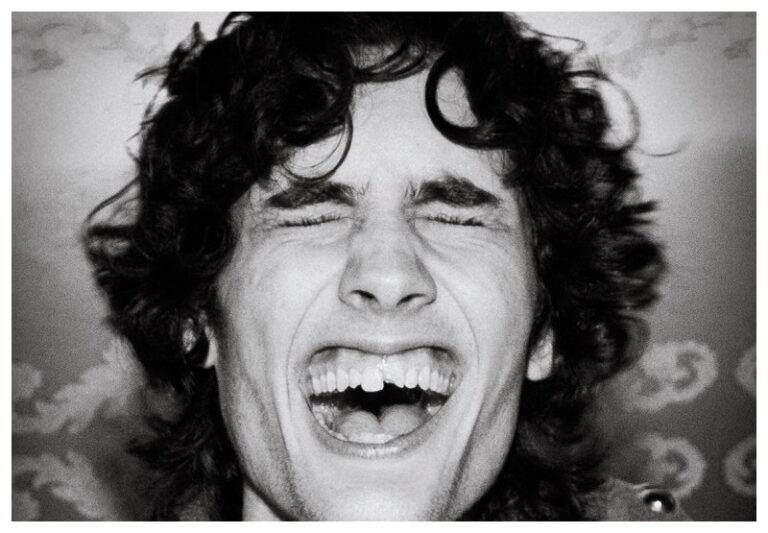 Veja quem é a revelação Sombr, de 17 anos