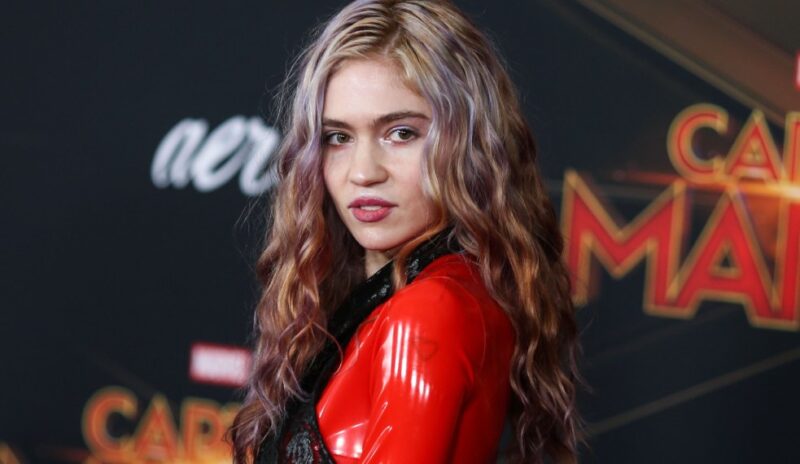 Grimes cancela apresentação em festival LGBTQIA+ por 'problemas ...