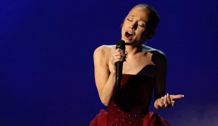 Sem show no Brasil, Ariana Grande anuncia nova turnê - Billboard