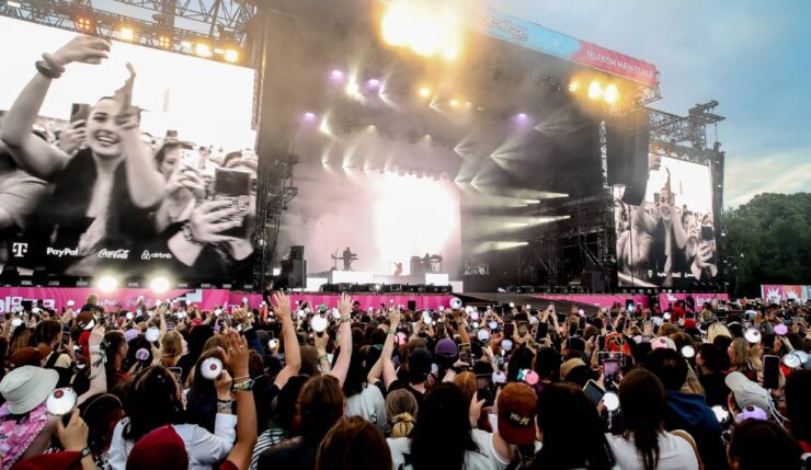 J-Hope, do BTS, reúne 60 mil fãs no Lollapalooza Berlim; veja as fotos ...