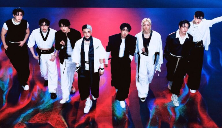 Stray Kids faz história em chart da Billboard; grupo supera BTS e ...