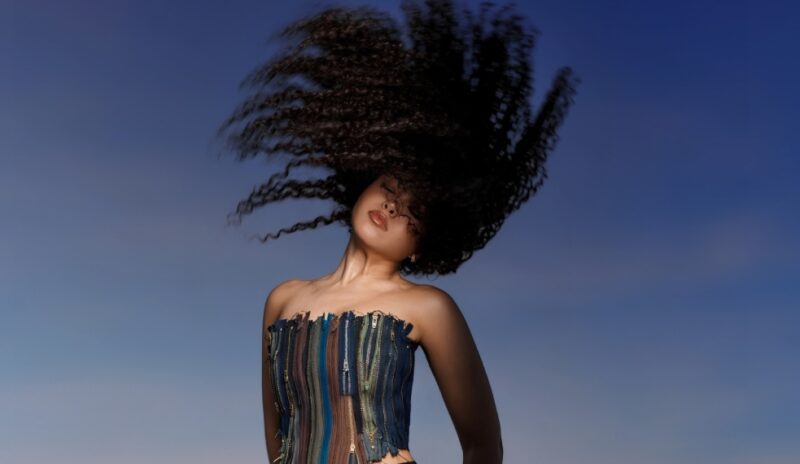 Joyce Alane mergulha no sentimento e desabafa sem floreios em 'Aquém ...