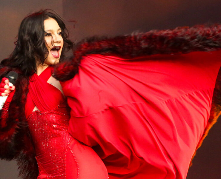 Veja as revelações impressionantes de Cher em sua biografia - Billboard ...