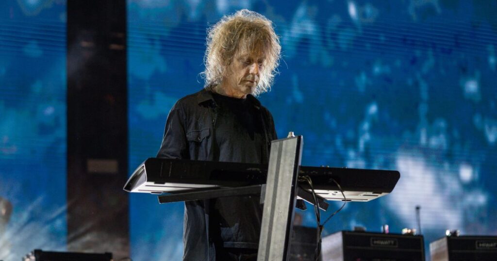 Morre Perry Bamonte, guitarrista e tecladista do The Cure, aos 65 anos ...