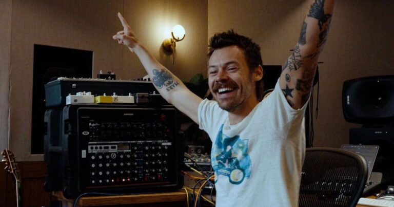 Harry Styles anuncia evento no Rio para apresentar novo disco aos