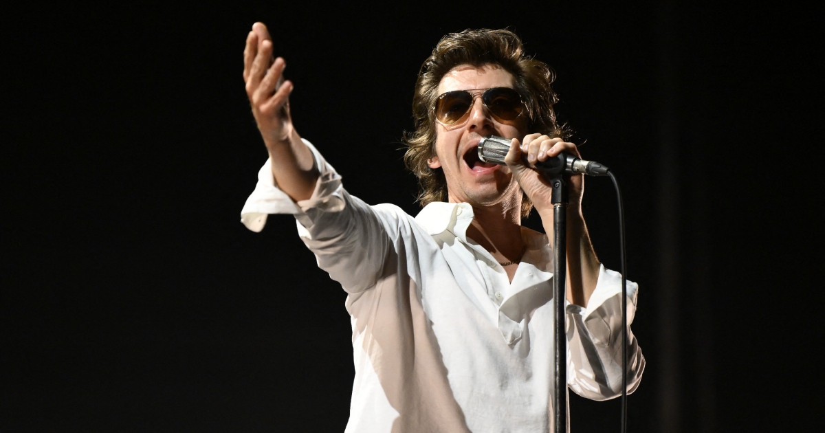 Arctic Monkeys lança 'Opening Night'; ouça e veja detalhes